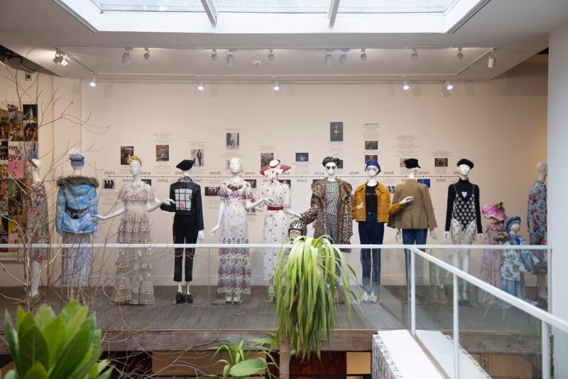 20 Years of Thai fashion with the Siamese sisterhood, Sretsis - Sawasdee