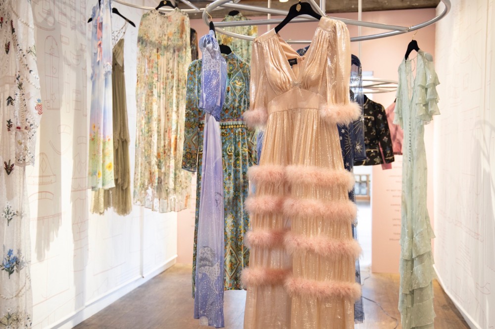 20 Years of Thai fashion with the Siamese sisterhood, Sretsis - Sawasdee