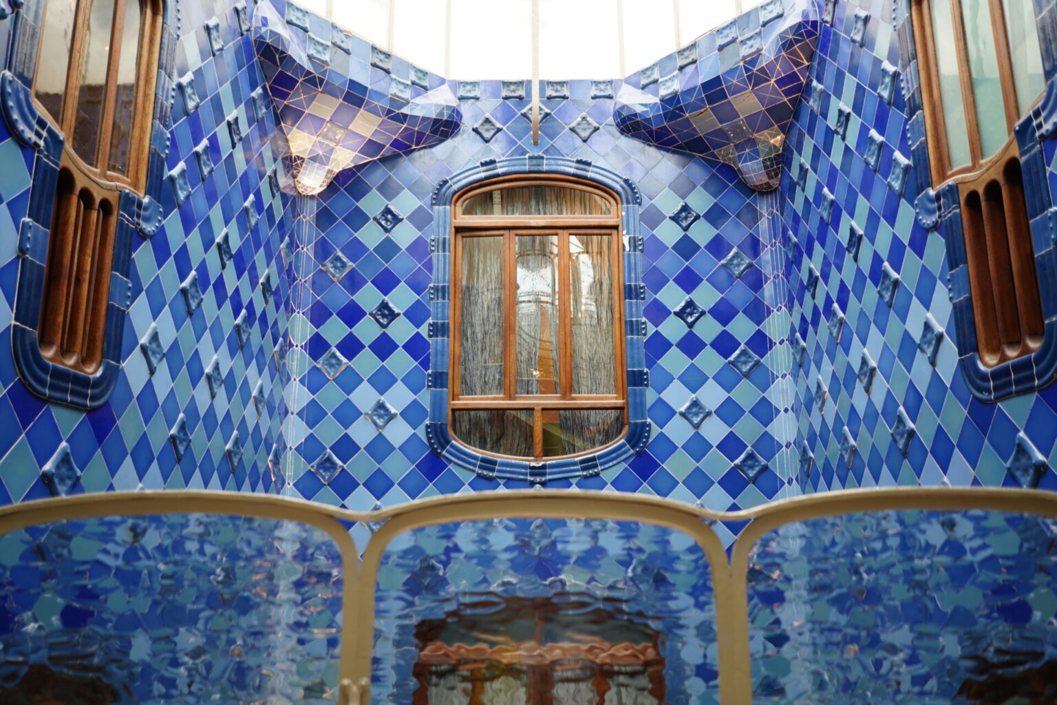 Discover the outstanding works of Antoni Gaudi in Barcelona - Sawasdee