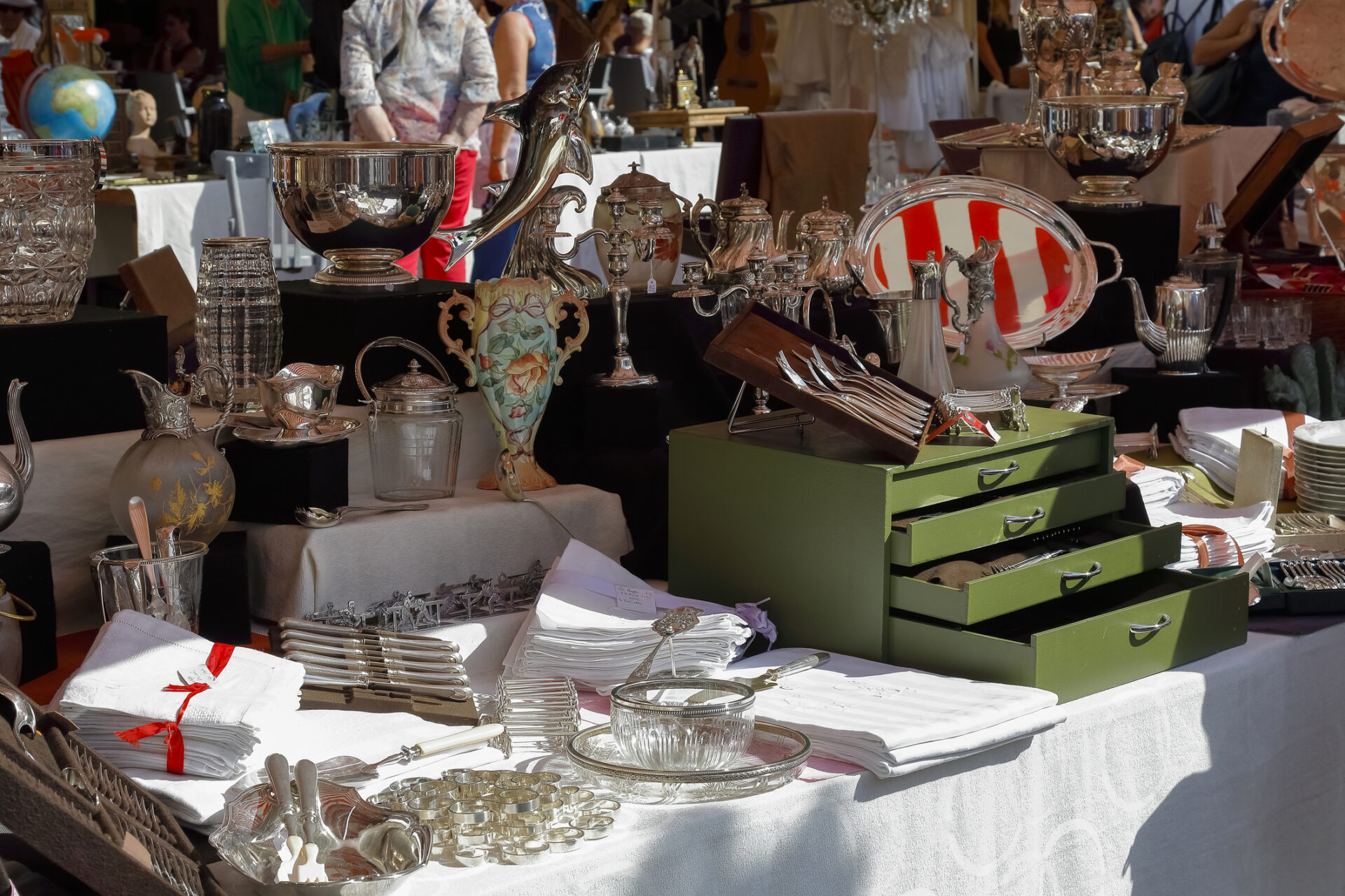 5 Unique Flea Markets Around the World - Sawasdee