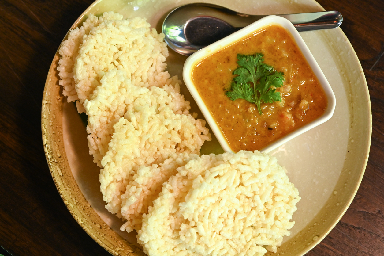 Savoring the Heritage and Taste of Thai Rice Snacks - Sawasdee